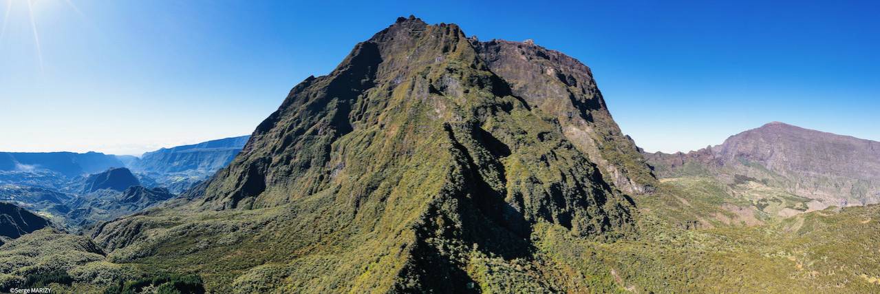 La montagne de la réunion, ses cirques, ses thermes, ses randonnées ...